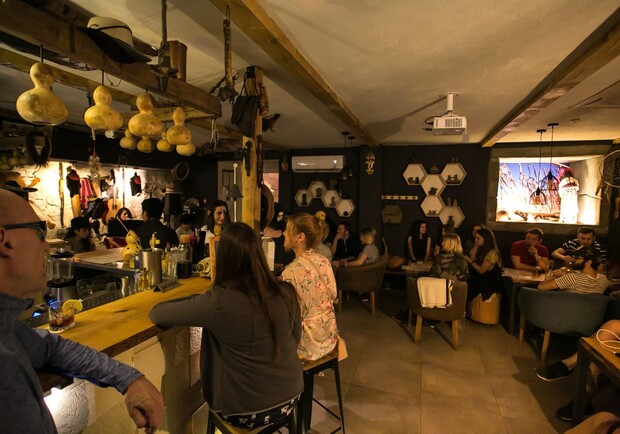 Poncho Snack Art Bar - улица Греческая 26/28. Бары - Одесса Vgorode.ua