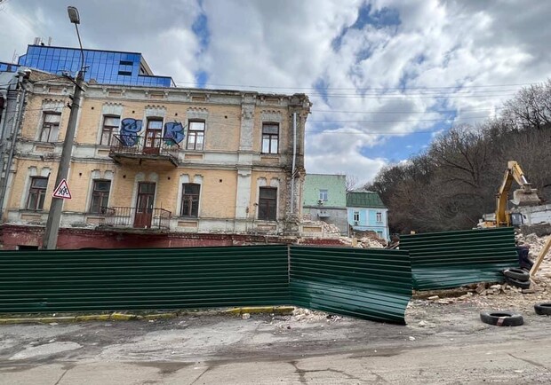 На Подоле "под шумок" снесли историческое здание конца XIX века - Киев Vgorode.ua