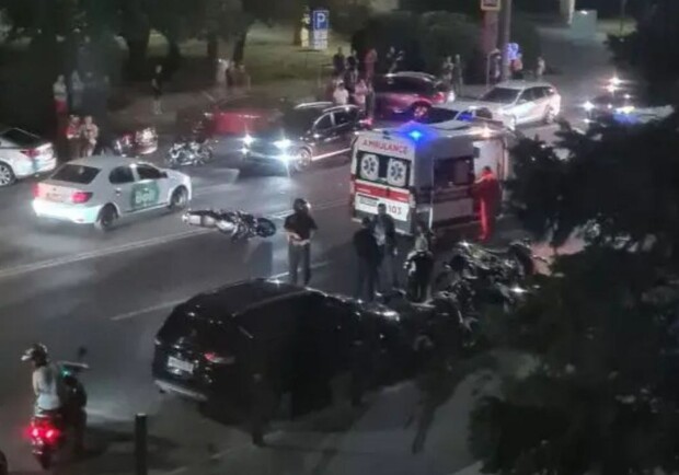 В центре Днепра на пешеходном переходе сбили девушку - Днепр Vgorode.ua