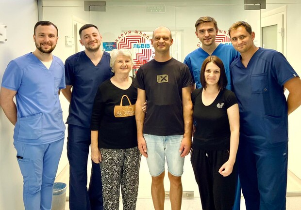 Львівські хірурги пересадили нирку чоловікові від його 70-річної матері - Львів Vgorode.ua