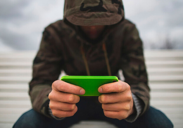 Одессит хранил в своем телефоне детскую порнографию - Одесса Vgorode.ua