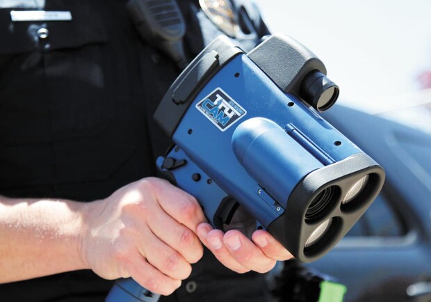 Майже 800 водіїв у Києві було спіймано за допомогою радарів TruCAM ...