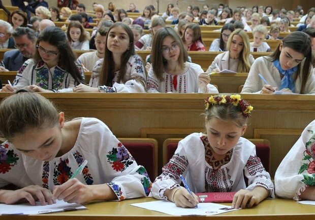 Радіодиктант національної єдності-2022: як долучитися та де слухати - Київ Vgorode.ua