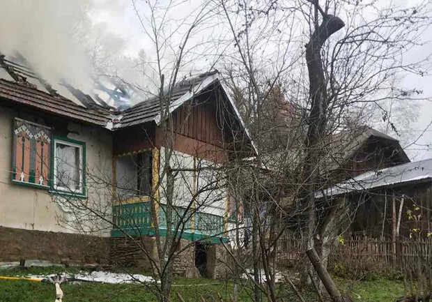 На Сколівщині горів будинок - Львів Vgorode.ua