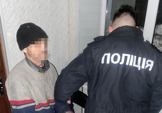 Ледь не вбив товариша по чарці: поліцейські затримали чоловіка - Харків Vgorode.ua