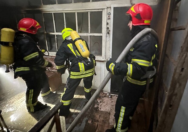 В Одессе вспыхнул пожар в доме на Дерибасовской (фото, видео) - Одесса Vgorode.ua