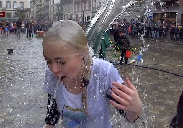 17 квітня львів'ян кличуть на Обливаний понеділок - Львів Vgorode.ua