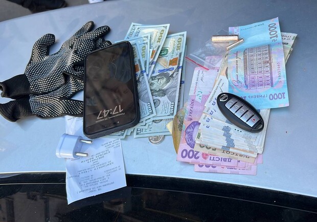 Вор попал в квартиру одесситки, представившись соседом (видео) - Одесса Vgorode.ua