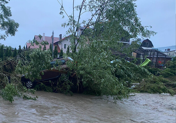 У Східниці підтоплено 10 готелів, 11 магазинів, пошкоджено 5 мостів і затоплено 15 автомобілів ...