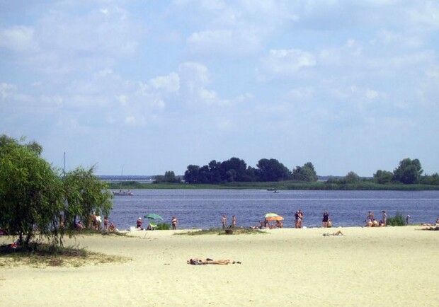 В Киевской области, в отличие от Киева, официально открыли несколько пляжей - Киев Vgorode.ua
