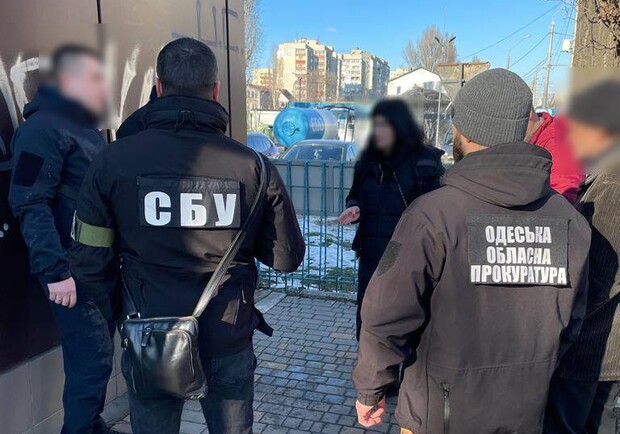 Госинспектора Одесской таможни брал взятки во время оформления гуманитарки - Одесса Vgorode.ua