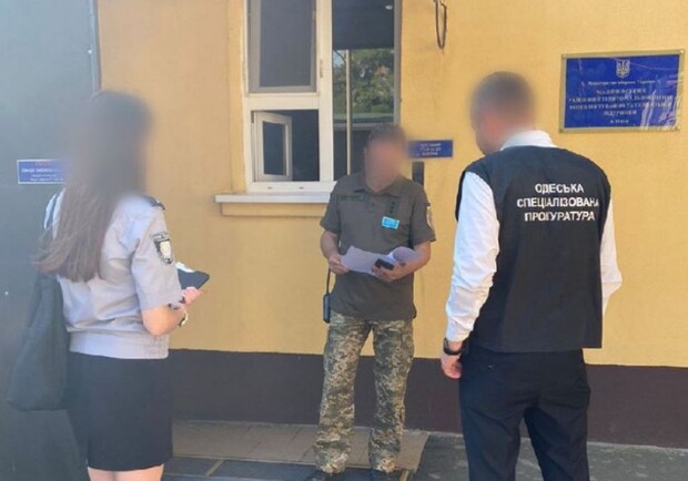 На Одещині за корупцію затримали чиновників Болградського ТЦК - Одеса Vgorode.ua