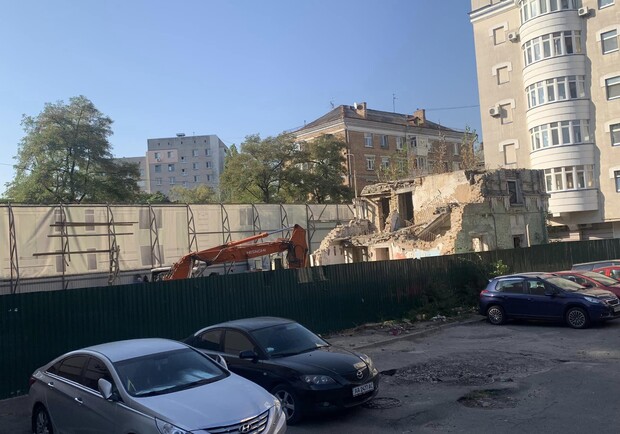 На Подоле разрушают лесопилку начала XX века - Киев Vgorode.ua