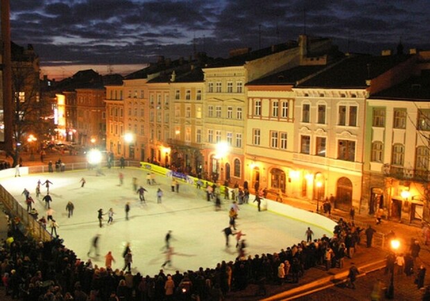 Є відповідь: чи буде цьогоріч ковзанка на площі Ринок у Львові - Львів Vgorode.ua