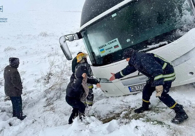 27 листопада 2023 року на Одещині закрили для руху вже три траси - Одеса Vgorode.ua