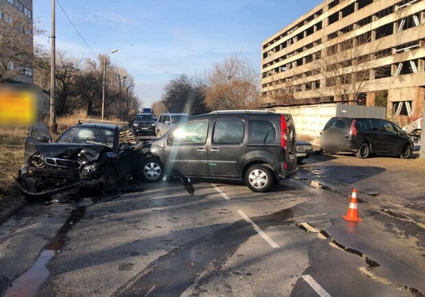 На вулиці Житомирській в Одесі сталася потрійна ДТП (фото) - Одеса Vgorode.ua