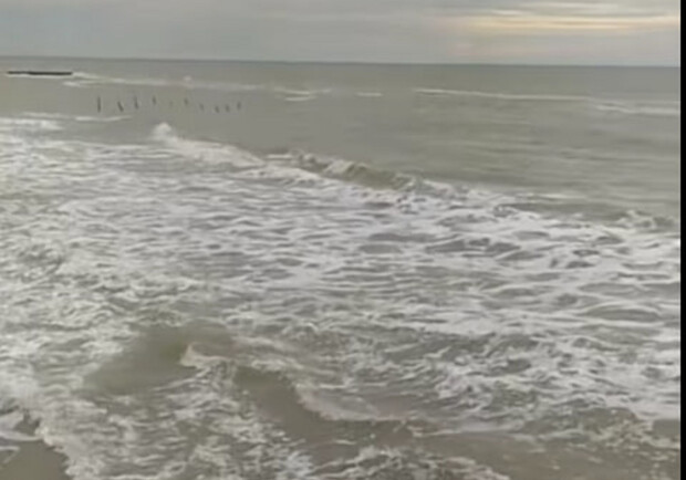 На 13-й станції Фонтану змило пляж (відео) - Одеса Vgorode.ua