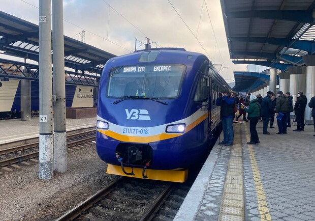 У Дніпрі запустили перший потяг Dnipro City Express: який маршрут - Дніпро Vgorode.ua