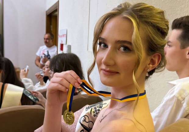 У Дніпрі випускниця отримала найвищий бал з НМТ по всіх предметах - Дніпро Vgorode.ua