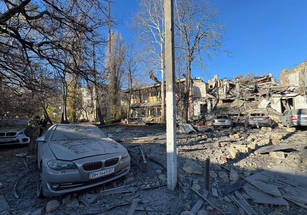 Из-за ракетной атаки 25 ноября 2024 года в Одессе пострадал лицей (фото) - Одесса Vgorode.ua