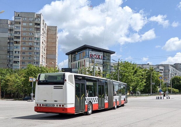 В Харькове снова курсирует 18-метровый автобус - Харьков Vgorode.ua