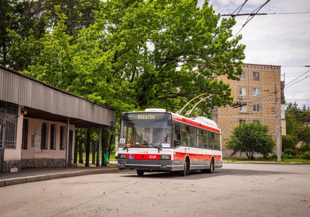 У Харкові почали курсувати чеські тролейбуси Škoda 21Tr: на яких ...