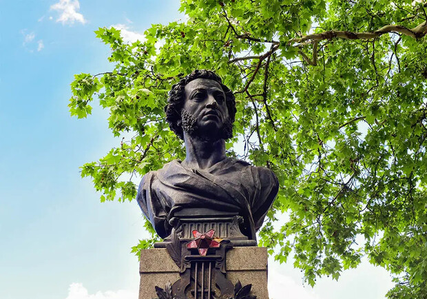 В Одессе 27 июня 2025 года произошел инцидент с участием мэра Труханова и военнослужащего ...