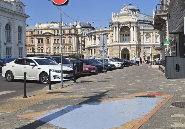 В Одесі 11 серпня 2025 року замалювали тінь Пушкіна (фото) - Одеса Vgorode.ua