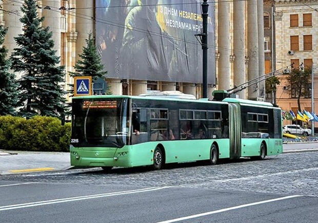 На час свят у Харкові пустили додатковий тролейбусний маршрут №17 - Харків Vgorode.ua