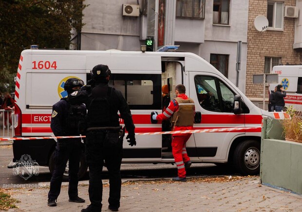 У Дніпрі молода дружина втратила чоловіка після атаки: загалом загинули 28 людей - Дніпро Vgorode.ua