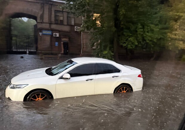 Синоптики объяснили причину масштабных дождей и наводнения в Одессе - Одесса Vgorode.ua
