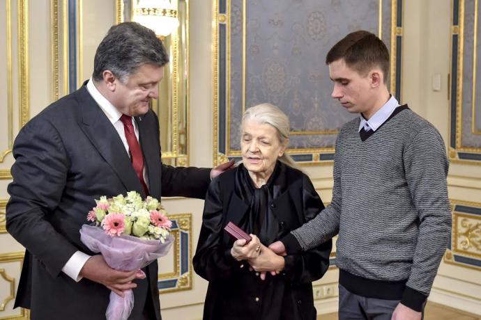 Балерина отдала "Мистецькому арсеналу" коллекцию из 500 картин - Киев Vgorode.ua