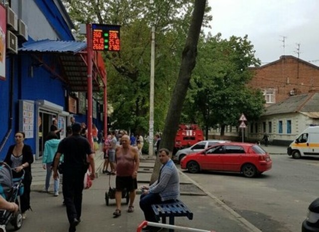 В Харькове из ТРЦ "Караван" эвакуировали более 400 человек - Харьков Vgorode.ua