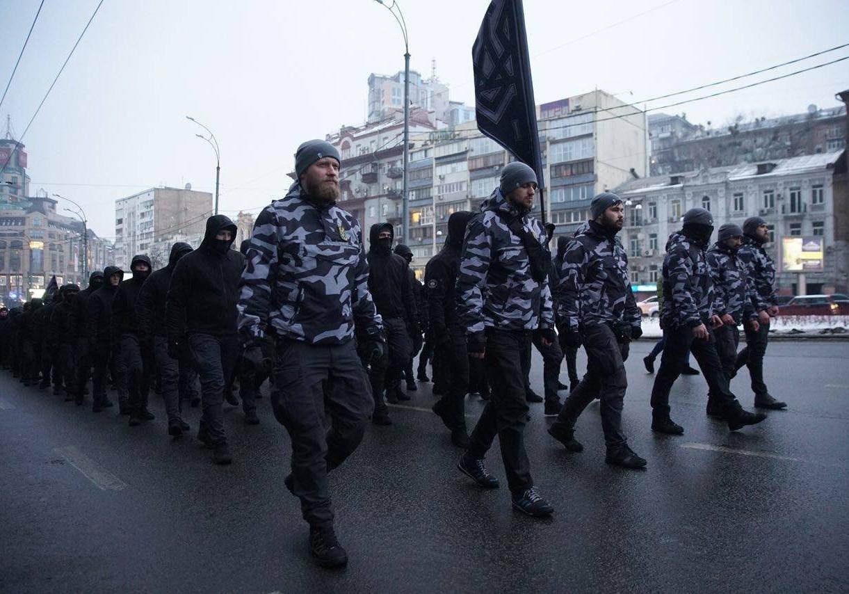 В Киеве прошла присяга «Национальных дружин»: что это такое и чем это грозит - Днепр Vgorode.ua