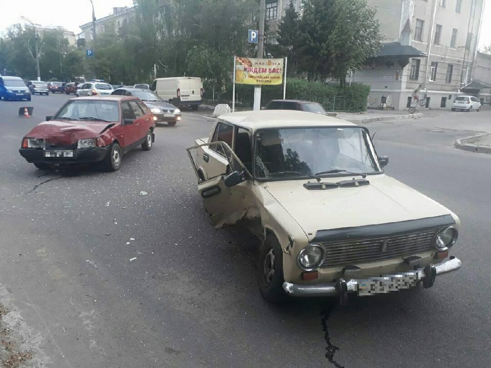 В Харькове произошло ДТП на улице Китаенко 8 мая 2018 года - Харьков Vgorode.ua