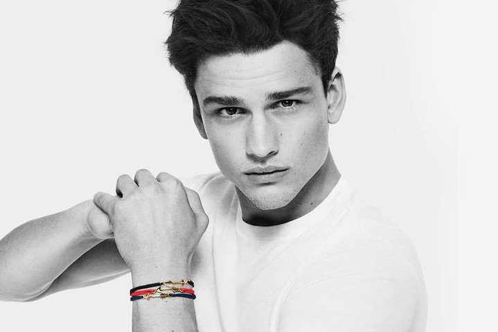 Парень-модель из Одессы потребовал за ДТП в троллейбусе 20 тысяч долларов - Одесса Vgorode.ua