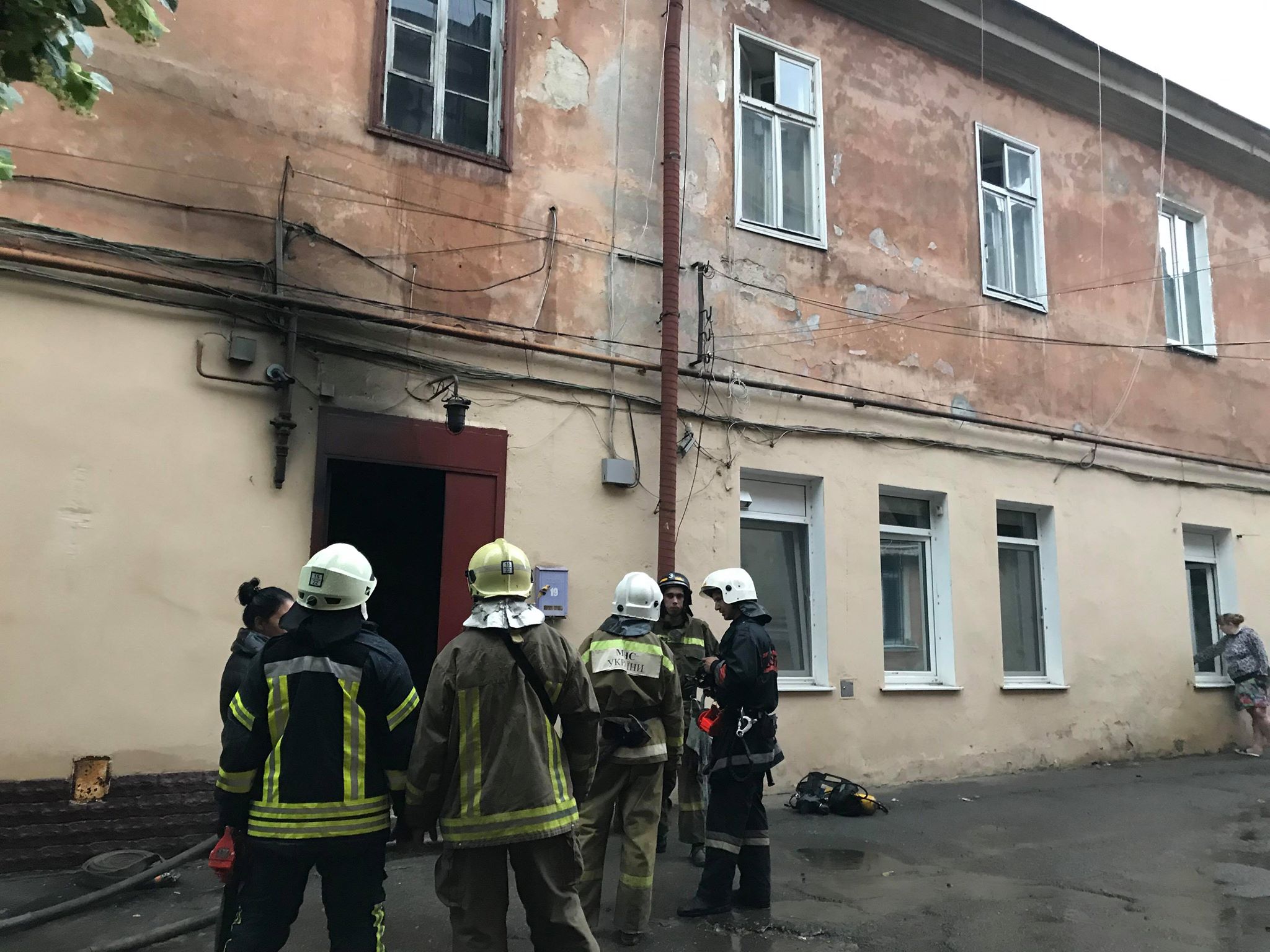 3 июня 2019 года в 6:26 на улице Софиевской в Одессе горел жилой дом - Одесса Vgorode.ua